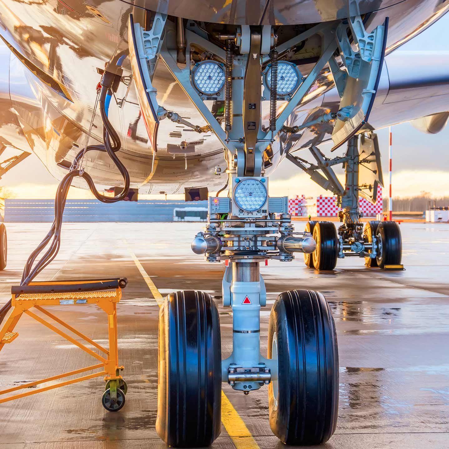 7 Benefits of Mobile Ground Power Units - AviBuy GSE