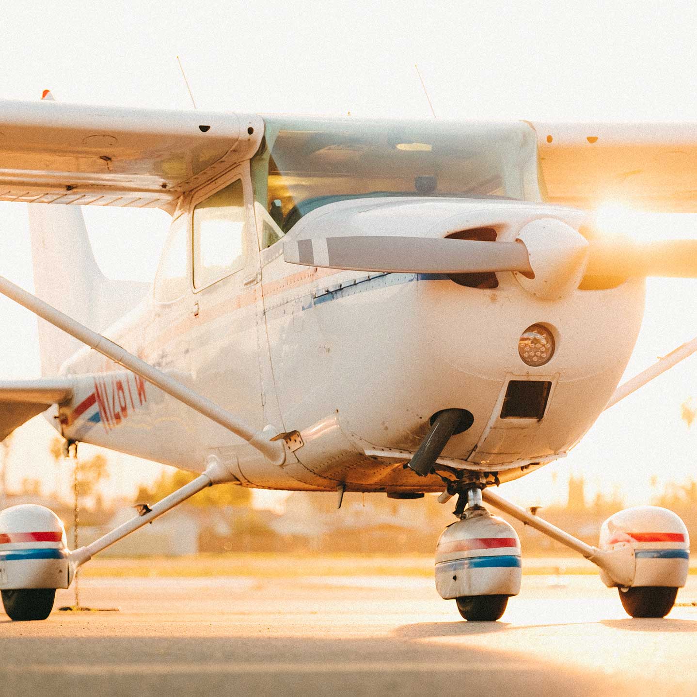 Ground Power and Engine Starting Units for Cessna Aircraft - AviBuy GSE